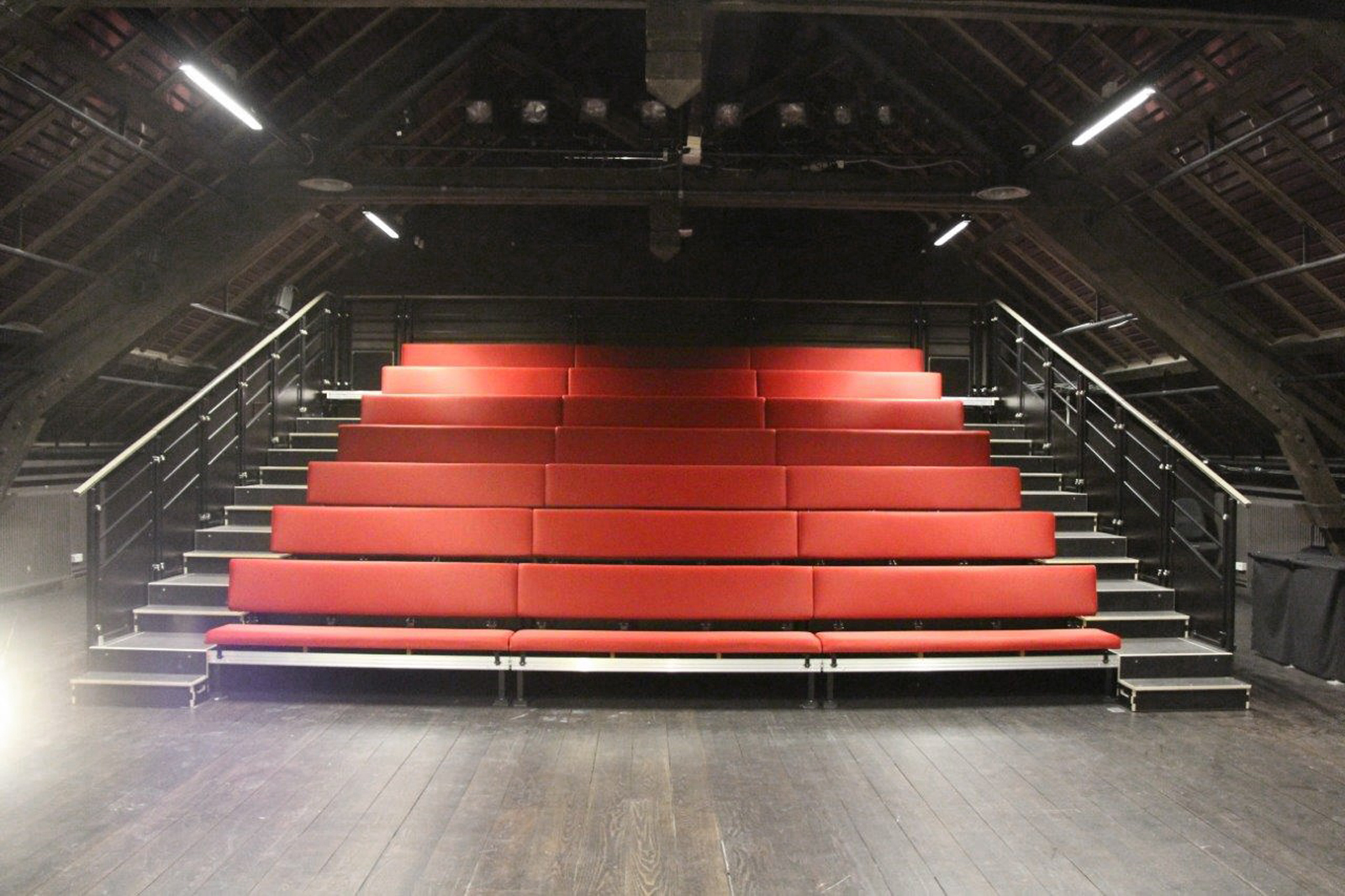 Gradin modulable pour événements - Moving Stage